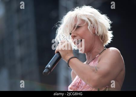 Oberhausen, Deutschland. 11th June, 2022. MICHELLE, singer, pop singer ...