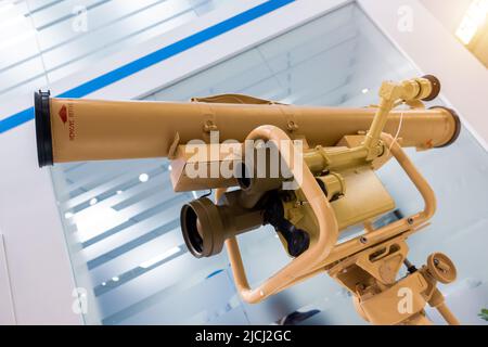 Anti-tank laser-guided missile system. Anti-tank weapon Stock Photo - Alamy