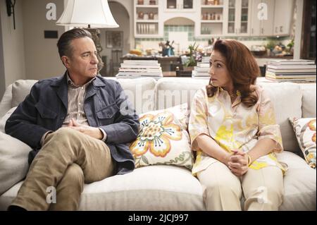FATHER OF THE BRIDE, Andy Garcia (left), Chloe Fineman (center), 2022 ...