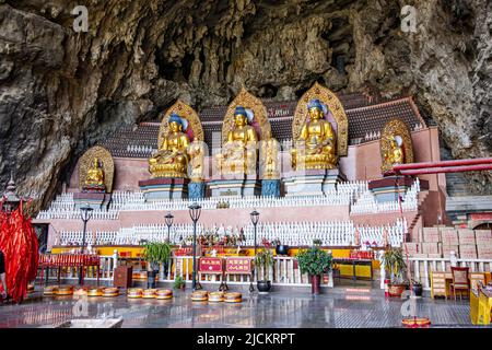 Guizhou xingyi wan also famous natural cave temple dojo -buddhas ...