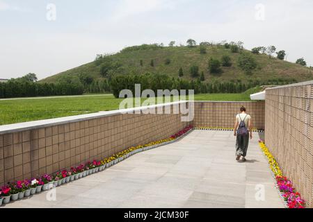 Walkway to the underground museum at The Han Yang Ling mausoleum (or ...
