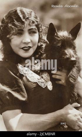 Portrait of Renée Adorée - Silent Hollywood era Stock Photo - Alamy