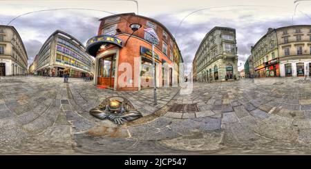 360° view of Man at work - Alamy