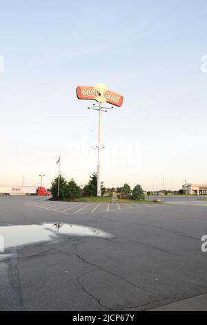 Boomland fireworks store, gas station and gift shop in Charleston ...