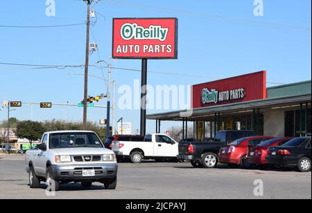 An O'Reilly Auto Parts store in Modesto California at night Stock Photo ...