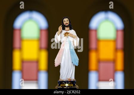 Statue representing the merciful Jesus Christ, divine mercy - Catholic ...