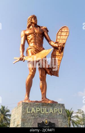 The more than life sized statue of Cebu hero Lapulapu at the Mactan ...