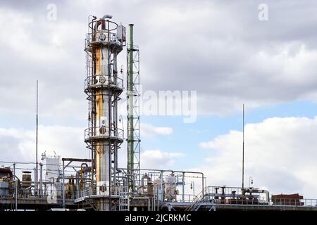 Old methanol distillation rectification refinery column towers and ...