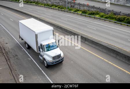 White popular middle duty white day cab rig semi truck with box trailer ...