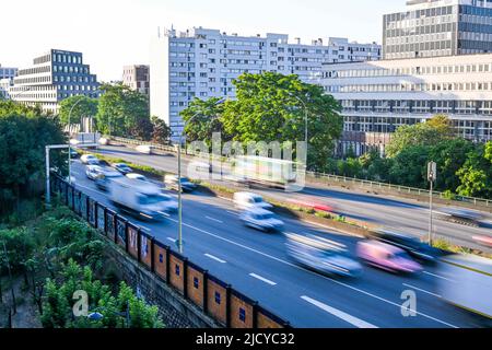 The Paris ring road is made up of the busiest 35 kilometers in Europe ...
