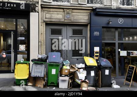 Saccage Paris - Paris - France Stock Photo - Alamy