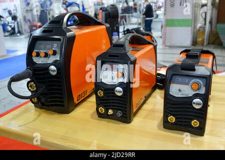Modern semi automatic welding machines, inverters, plasma cutters Jasic ...