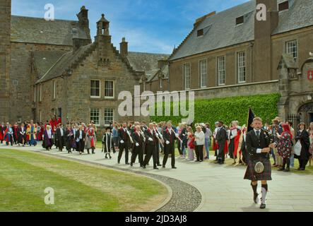 ST ANDREWS UNIVERSITY SCOTLAND GRADUATION DAY DIGNITARIES IN GOWNS MEET ...