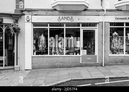 Retail outlets (Sands boutique) in Meneage Street, Helston, Cornwall ...