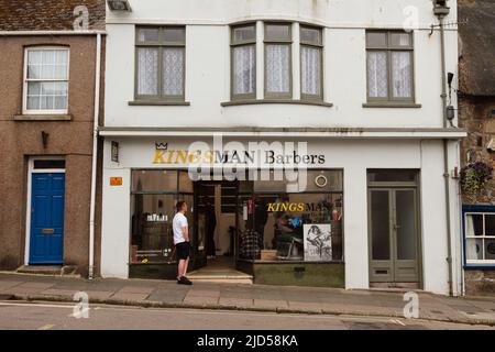 Retail outlets (Kingsman Barber)in Coinagehall Street, Helston ...