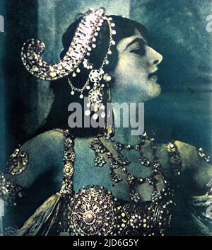 MATA HARI/DAGGER DANCE Stock Photo - Alamy