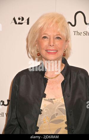 MARCEL THE SHELL WITH SHOES ON, Lesley Stahl, 2021. © A24 / Courtesy ...