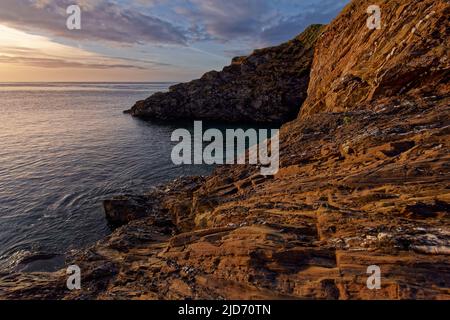 Bream cove Cornwall sunrise Stock Photo - Alamy