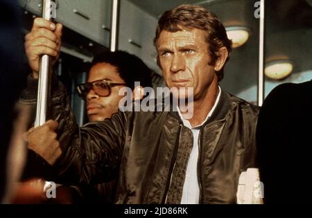 THE HUNTER (1980) RALPH "PAPA" THORSON, STEVE MCQUEEN HUNT 005 Stock ...