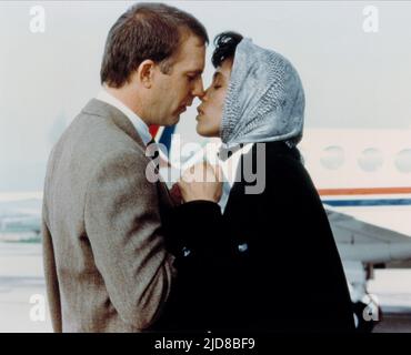 Whitney Houston, Kevin Costner Film: The Bodyguard (USA 1992 ...