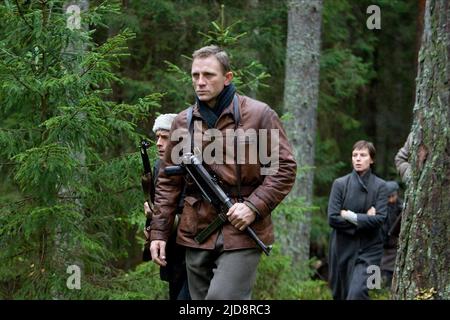 DANIEL CRAIG, DEFIANCE, 2008 Stock Photo - Alamy
