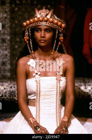 HALLE BERRY, SOLOMON and SHEBA, 1995 Stock Photo - Alamy