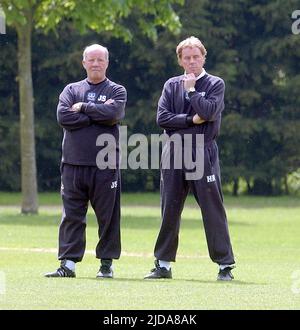 PORTSMOUTH TRAINING 13-5-04 HARRY REDKNAPP, JIM SMITH PIC MIKE WALKER ...