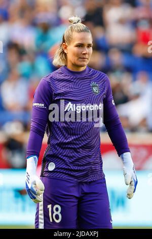 HARRISON, NJ - JUNE 19: NJ/NY Gotham FC goalie Ashlyn Harris (18 ...