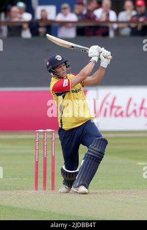 Michael Pepper hits 6 runs for Essex during Essex Eagles vs Somerset ...
