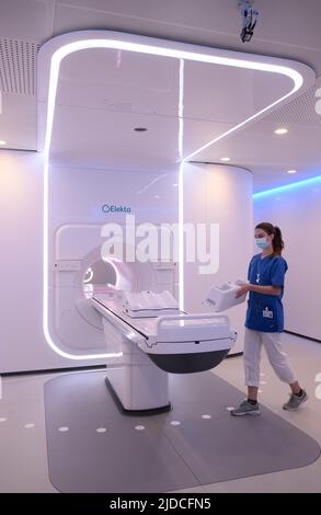 Dresden, Germany. 20th June, 2022. A medical-technical radiology ...