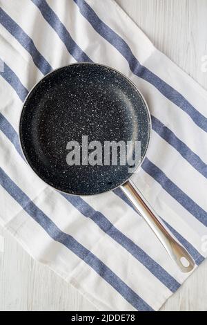 Empty Nonstick Frying Pan Skillet Stock Photo - Alamy