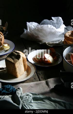 England, Traditional Ploughmans Lunch Stock Photo - Alamy