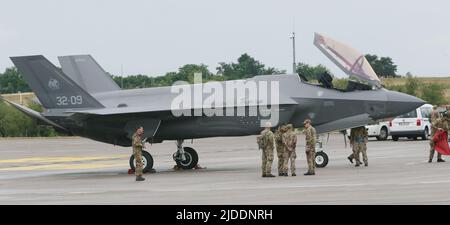 Italian Air Force F-35 Lockheed Martin Lightning displaying at Axalp ...