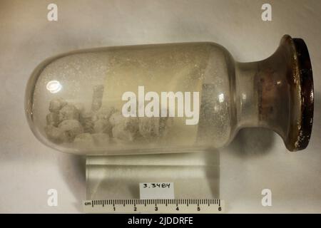 Hanksite. minerals. North America; USA; California; San Bernardino ...