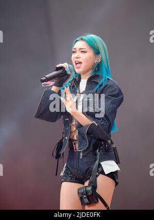 AleXa, June 19, 2022 : Singer AleXa performs before the red carpet ...