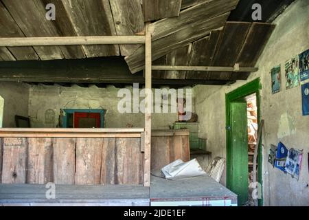 Bauernhaus, Wohnraum, Gewölbedecke, eingestürzt, Zimmerdecke, Baufällig ...