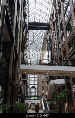 interior, World Trade Centre Montreal, Centre de Commerce mondial de ...