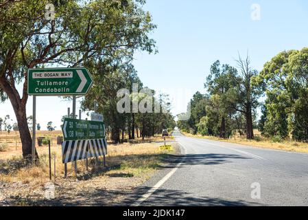 A road sign for the Bogan Way in rural New South Wales Stock Photo - Alamy