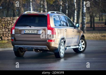 Berlin - October 2021:: Volvo XC90 2.5 1st generation Twilight Bronze ...