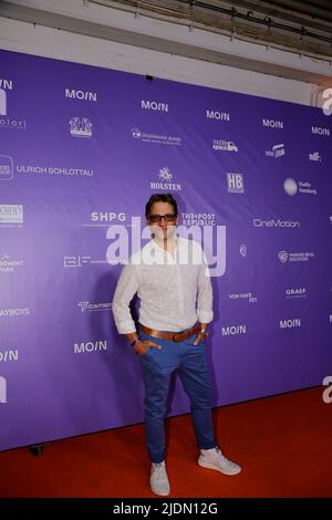 Patrick Bach beim Jahresempfang MOIN 2022 Mittsommer bei Kampnagel. Hamburg, 21.06.2022 Stock ...