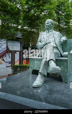Statue of Sir Simon Milton at One Tower Bridge Building, south bank ...