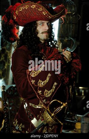 PETER PAN (2003) JASON ISAACS PEPA 001-007 Stock Photo - Alamy
