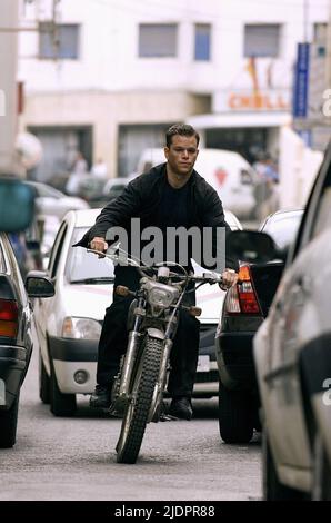 THE BOURNE ULTIMATUM MATT DAMON as Jason Bourne, JULIA STILES as Nicky ...