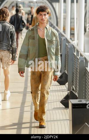 JOHN ELLIOTT SS23 runway during Paris Fashion Week on June 2022 - Paris ...