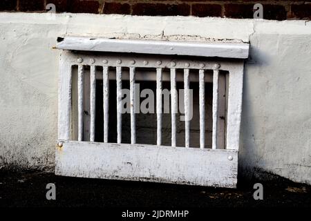A cellar grating in Castle Street, Warwick, Warwickshire, England, UK ...