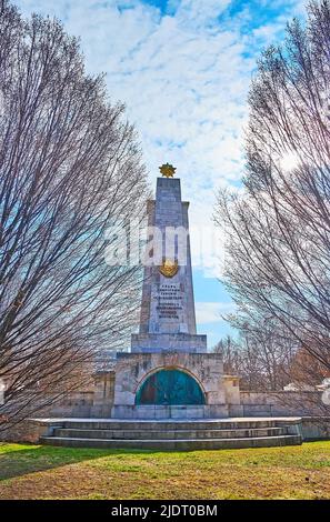 Monument to Soviet soldiers, Liberty Square (aka Freedom Square ...