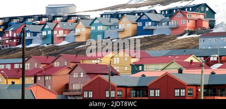 colourfull houses in Longyearbyen, Norway, Svalbard, Svalbard Inseln ...