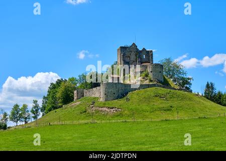 Countryside scenery and ruins of Sulzberg Castle in the Allgaeu region ...