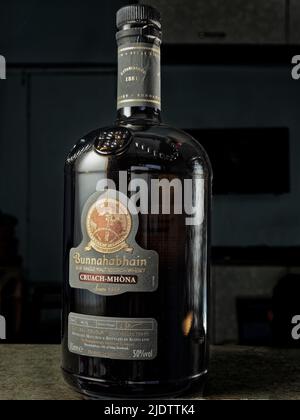 06 21 2022 Old Bottel of Bunnahabhain Cruach-Mhona, Old Bottling Studio ...