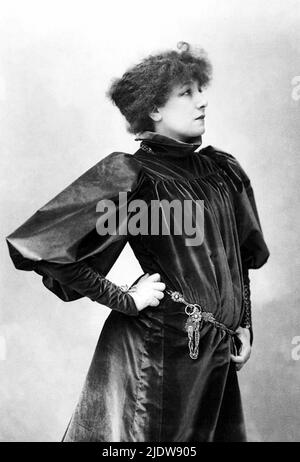 1888 , FRANCE : the french actress SARAH BERNHARDT ( 1844 - 1923 ...